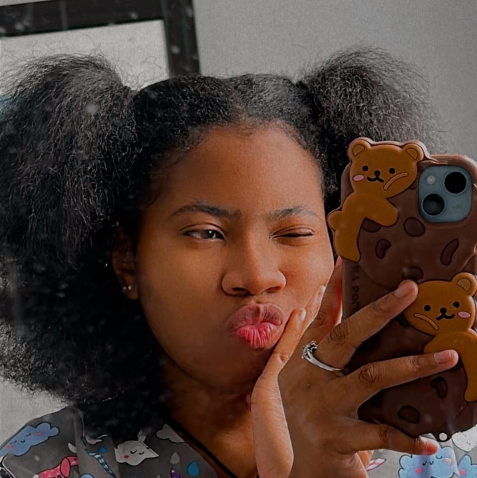 Book Services in Miami, FL with Nyla E (NYLA33901)