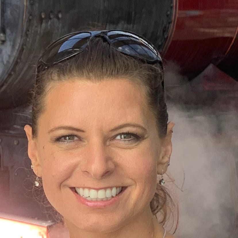 Book Services in Wexford, PA with Keisha M (KEISHA57669)