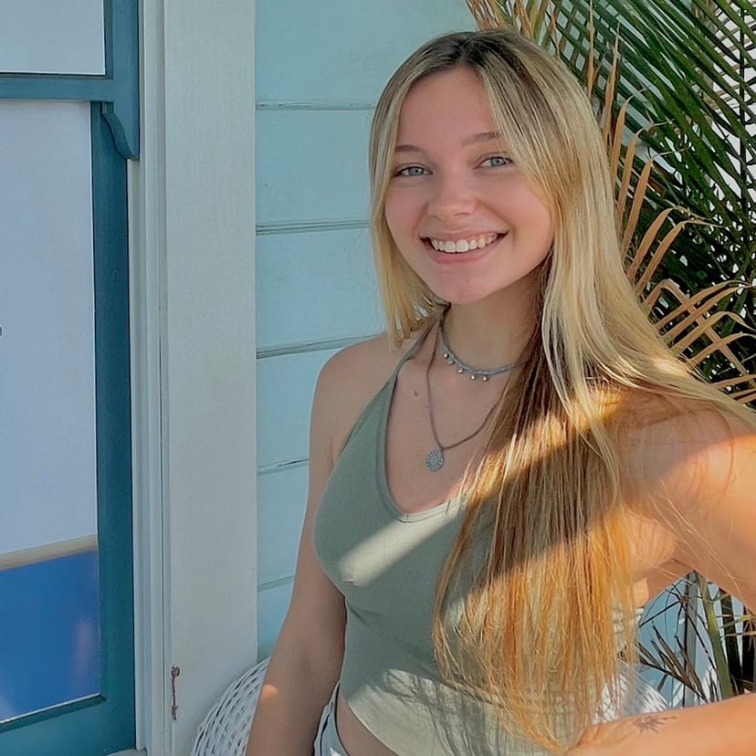 Book Services in Glendale, AZ with Emily C (EMILY97388)