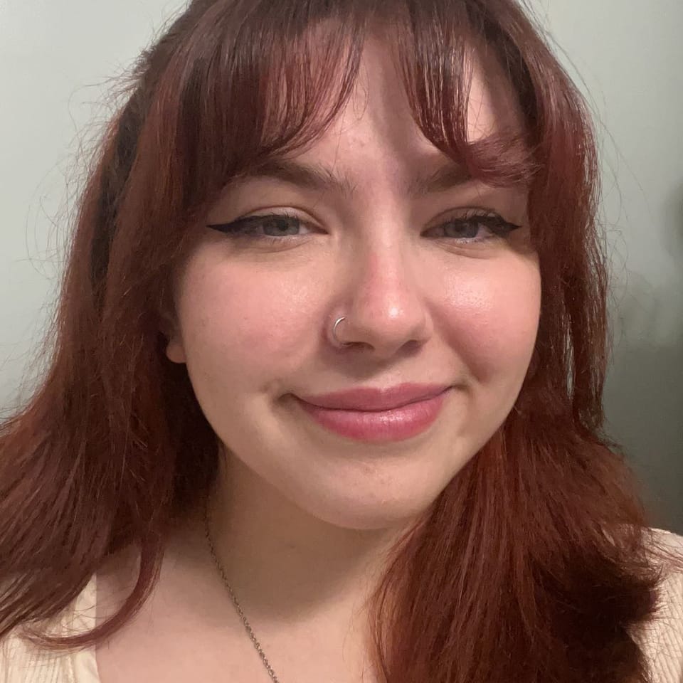 Book Services in New York, NY with Mallory W (MALLORY11679)