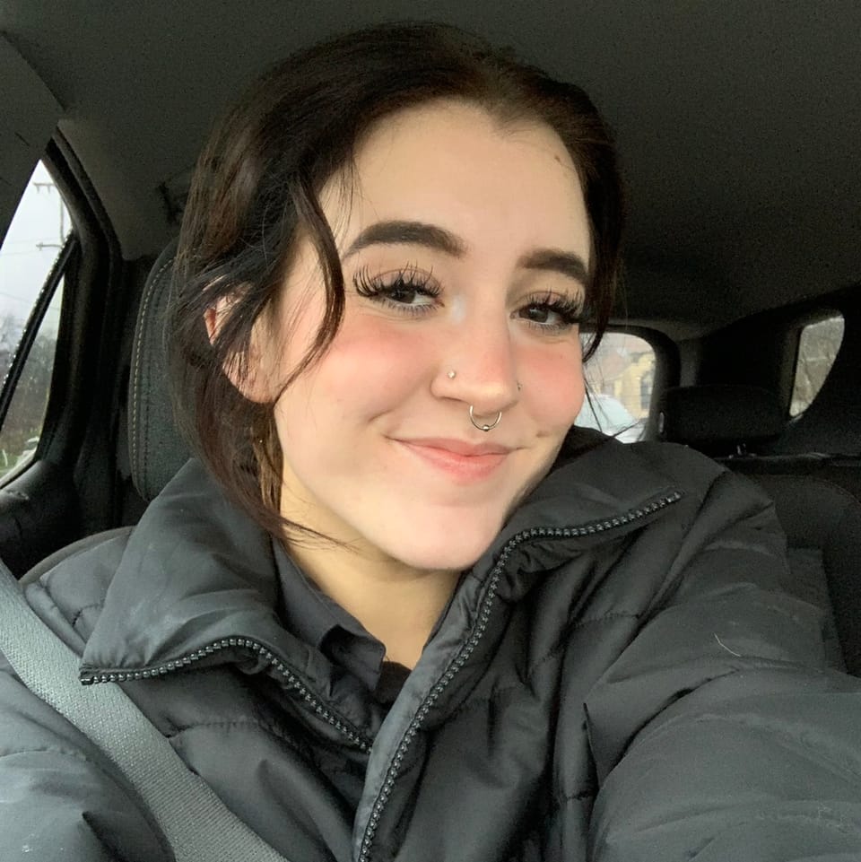 Book Services in Grand Rapids, MI with Emily Y (EMILY98643)