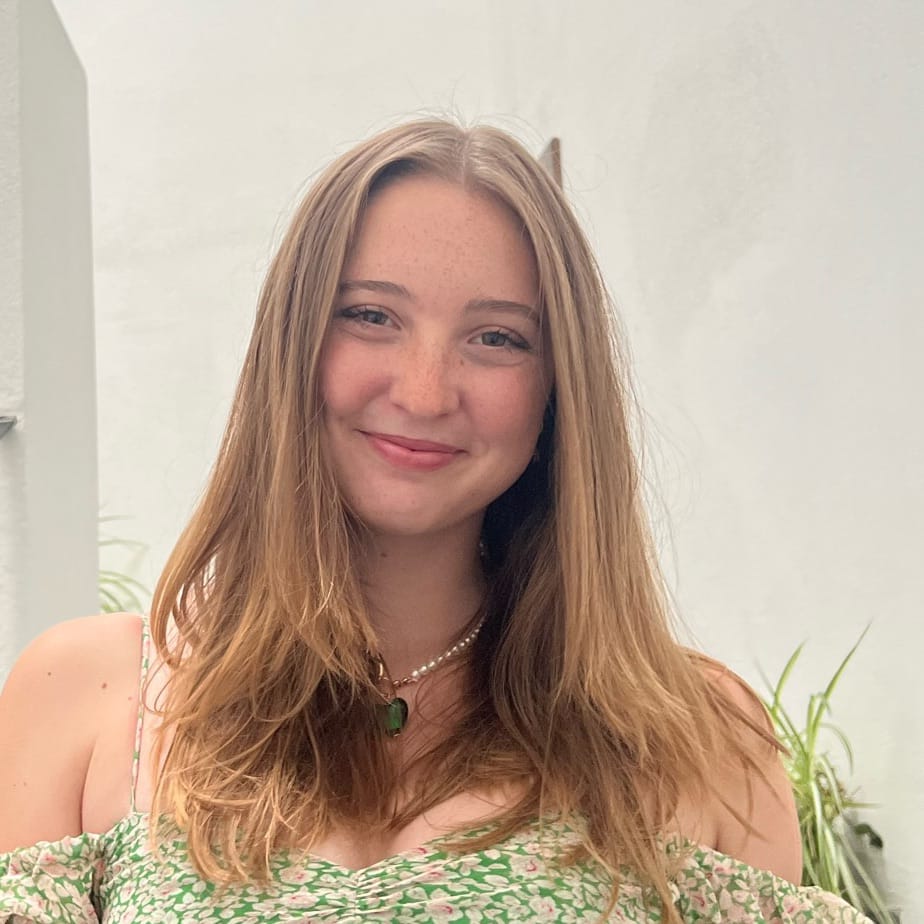 Book Services in New York, NY with Grace M (GRACE83428)