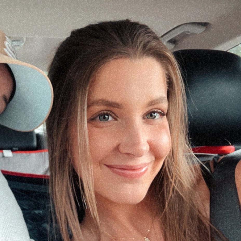 Book Services in Nashville, TN with Whitney R (WHITNEY56416)