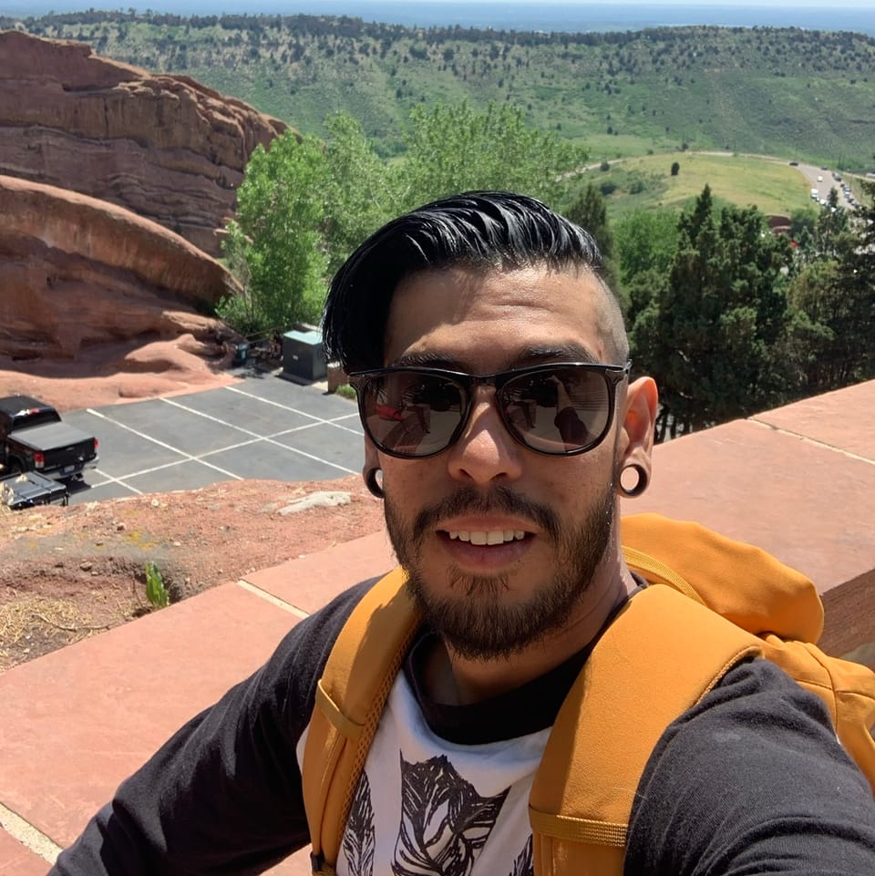 Book Services in Denver, CO with Favian S (FAVIAN70830)