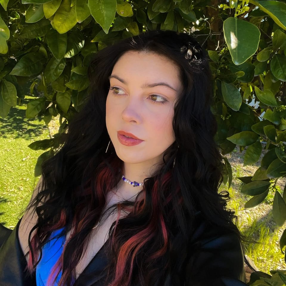 Book Services in Tucson, AZ with Emily F (EMILY58951)