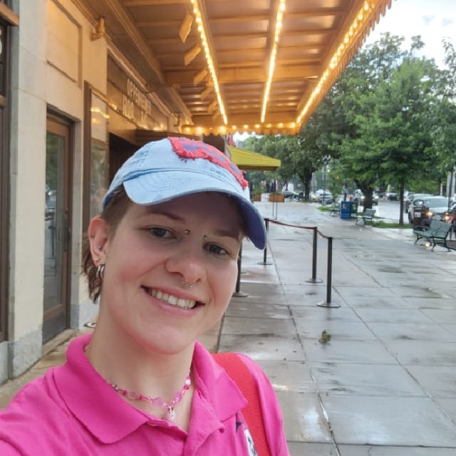 Book Services in Norfolk, VA with Frances M (FRANCES47640)