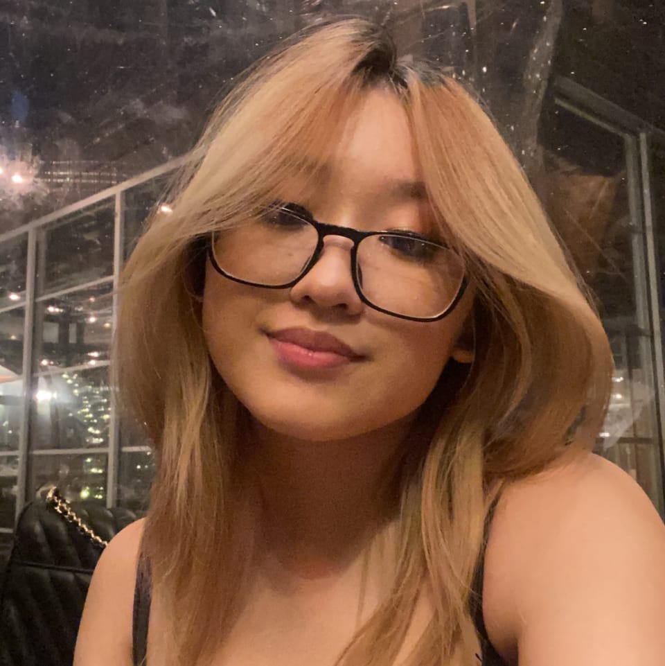 Book Services in Brown Deer, WI with Kayli V (KAYLI81142)