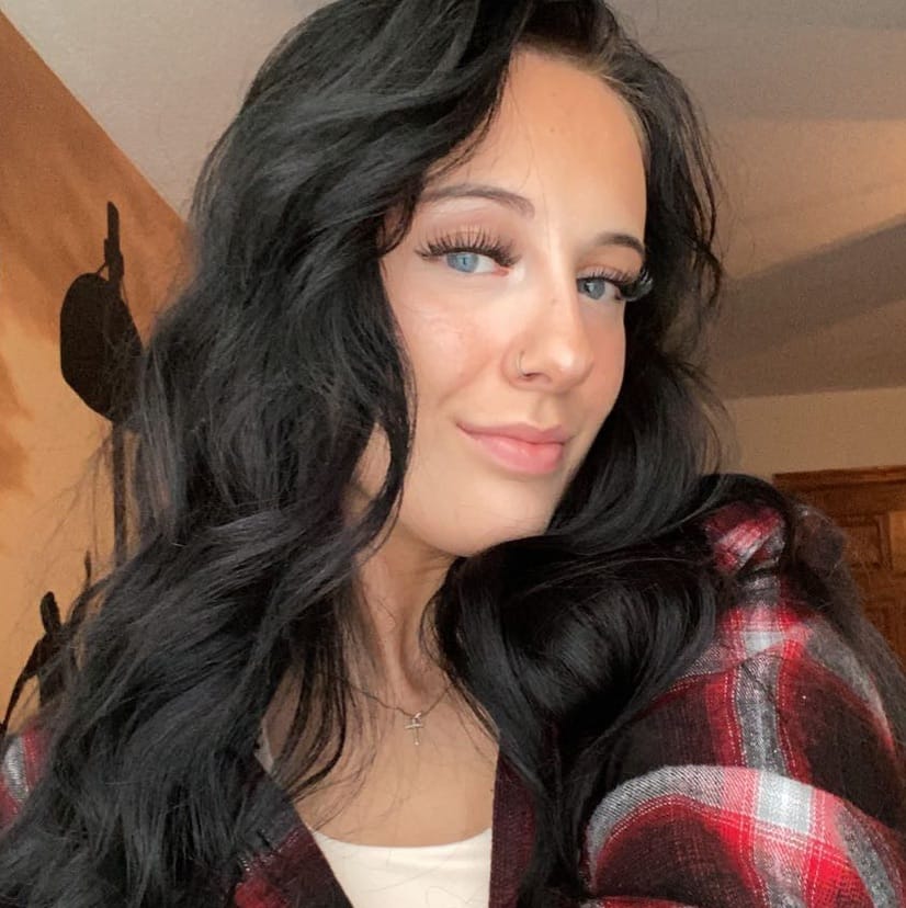 Book Services in Massillon, OH with Ashley S (ASHLEY14302)