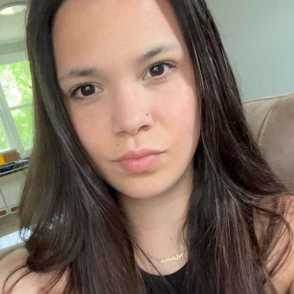 Book Services in Forest City, NC with Cheyenne L (CHEYENNE02948)