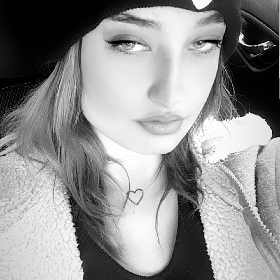 Book Services in Irvine, CA with Angelina S (ANGELINA10542)