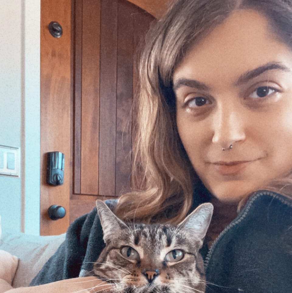 Book Services in Oakland, CA with Elyse J (ELYSE11714)