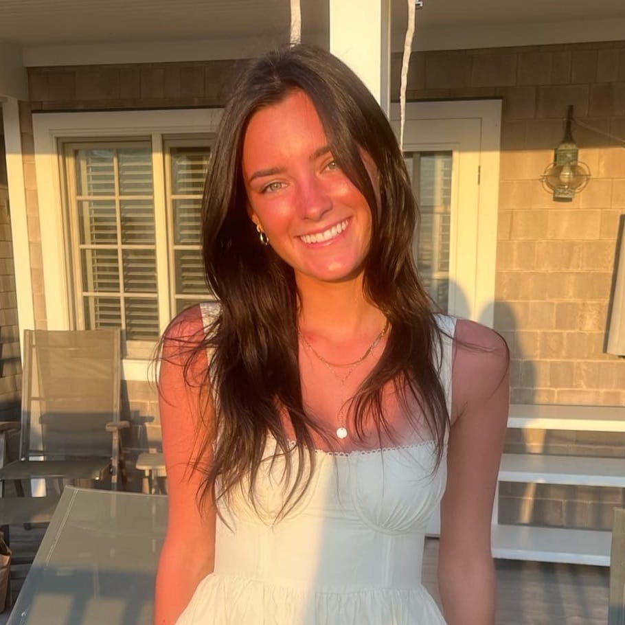 Book Services in Bethesda, MD with Maeve S (MAEVE82511)