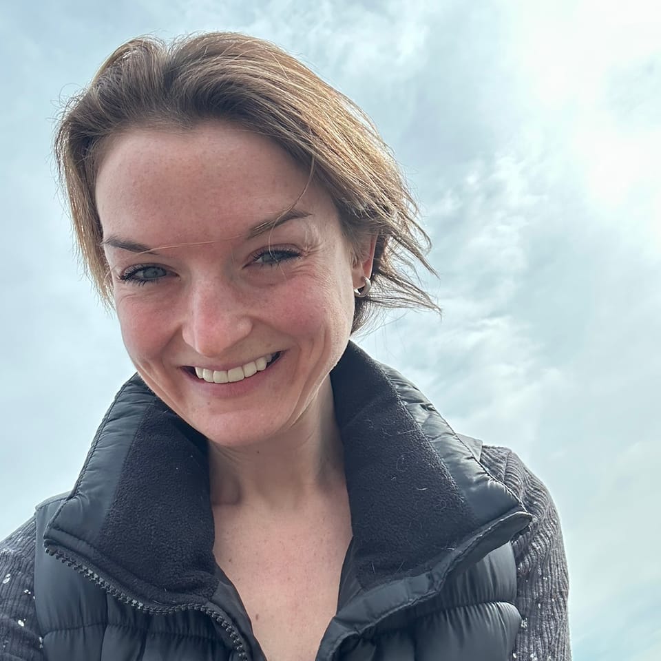 Book Services in Providence, RI with Jennifer H (JENNIFER87529)