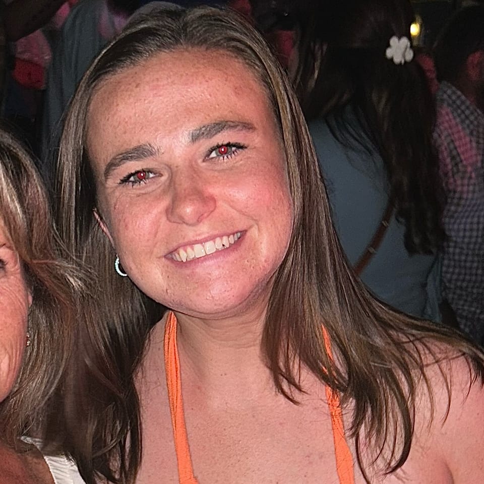 Book Services in Somerville, MA with Carlee P (CARLEE74028)