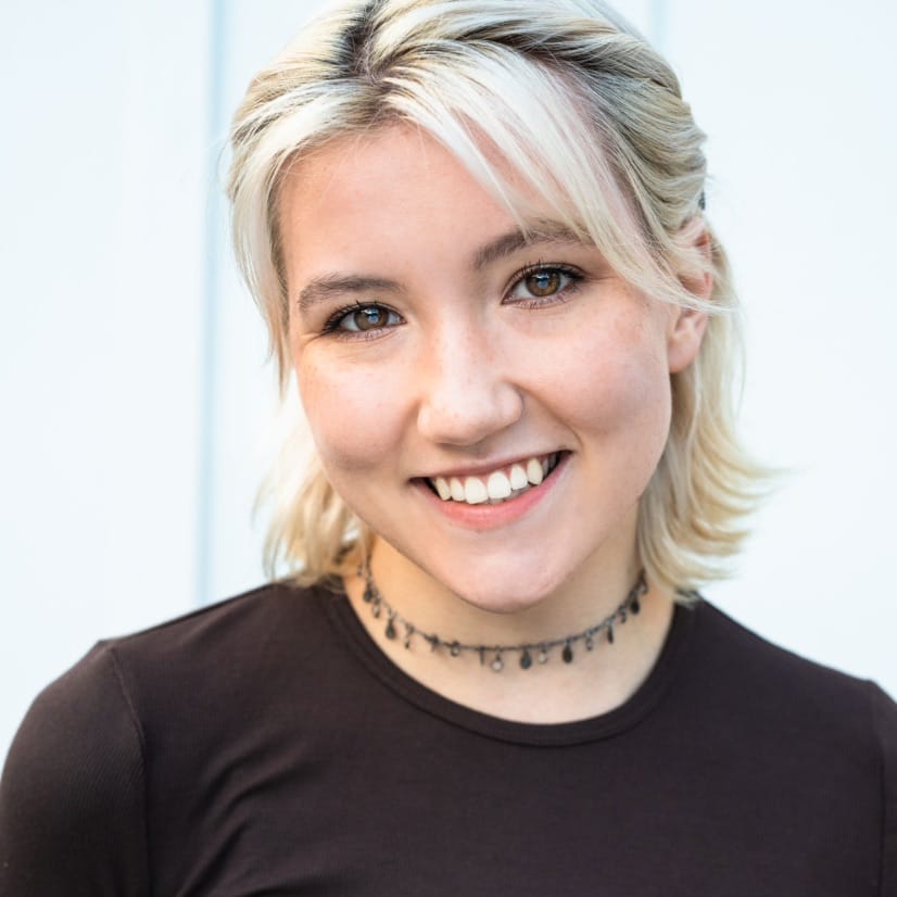 Book Services in Chicago, IL with Madison M (MADISON30052)