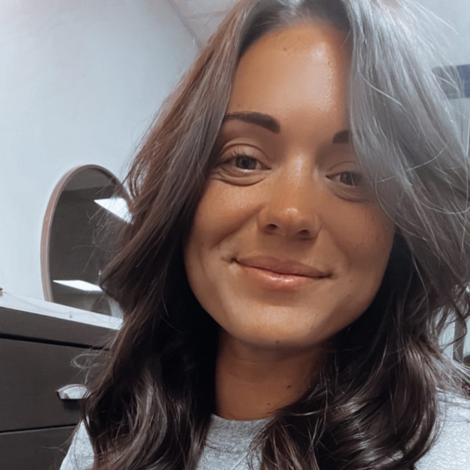 Book Services in Manhattan, KS with Jena R (JENA78908)