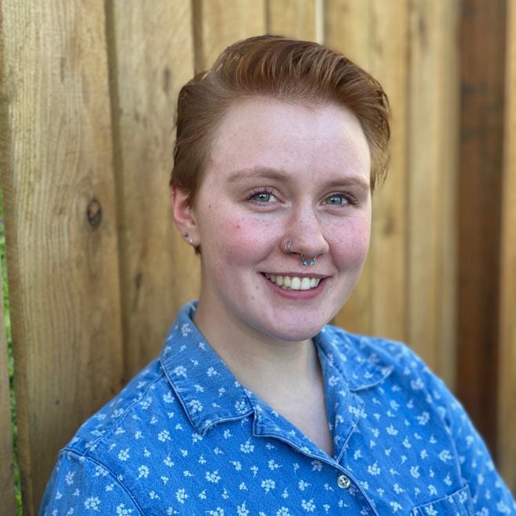 Book Services in Tacoma, WA with Lydia T (LYDIA90929)