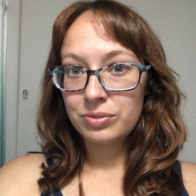 Book Services in Cedar Creek, TX with Bailey K (BAILEY57338)