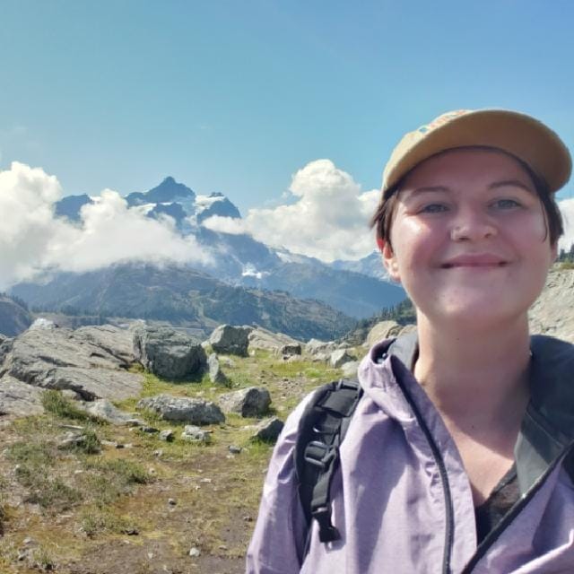 Book Services in Seattle, WA with Hannah B (HANNAH29378)