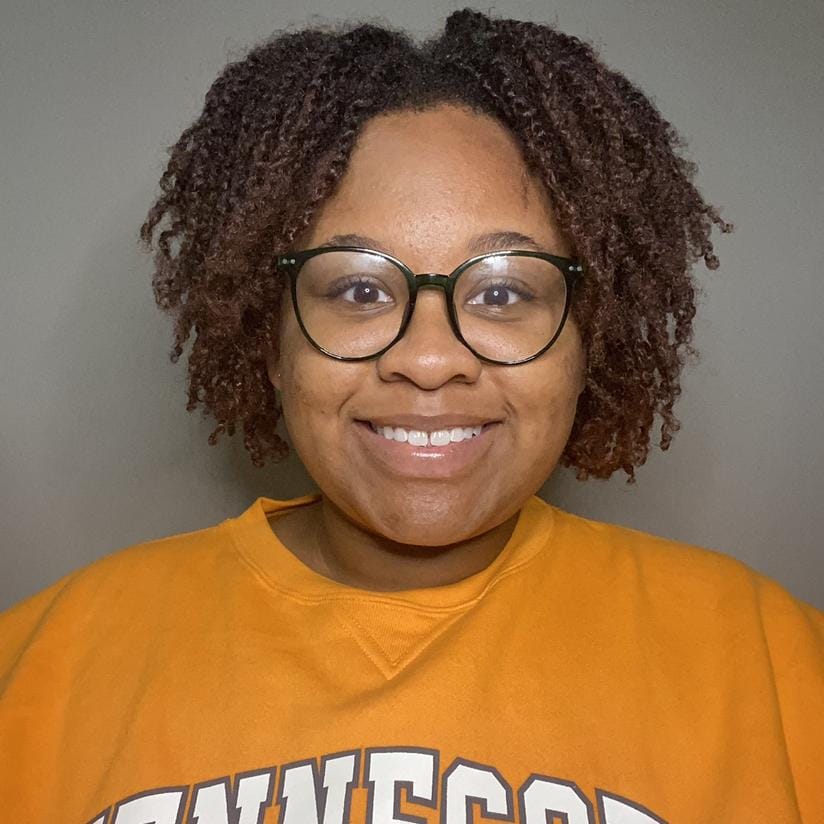 Book Services in Knoxville, TN with Layla G (LAYLA02433)