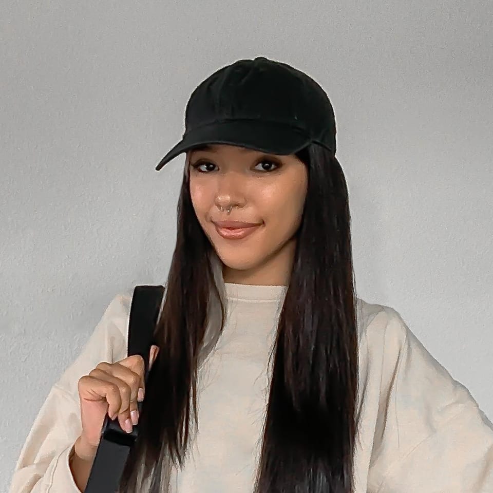 Book Services in Manor, TX with Maci W (MACI83299)