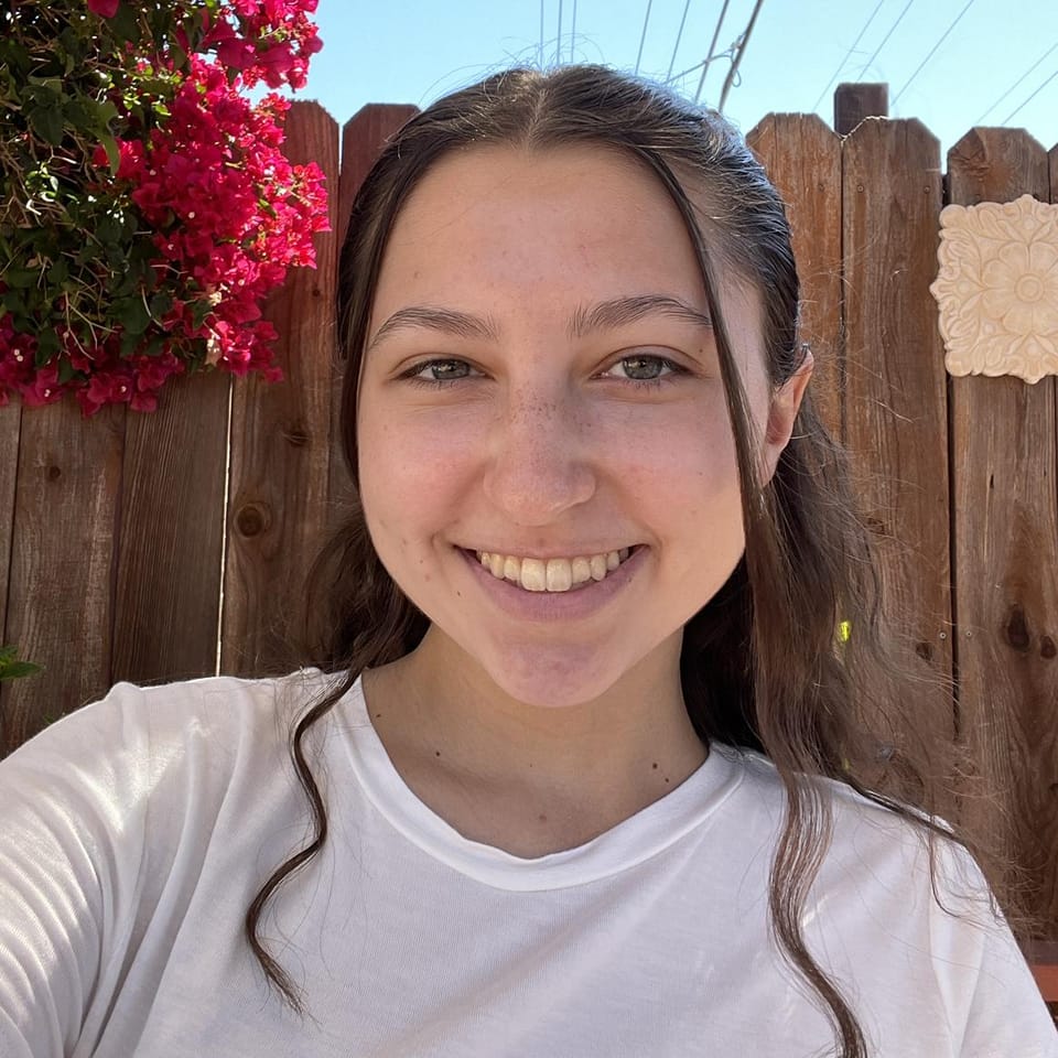 Book Services in Long Beach, CA with Nicolette M (NICOLETTE51094)