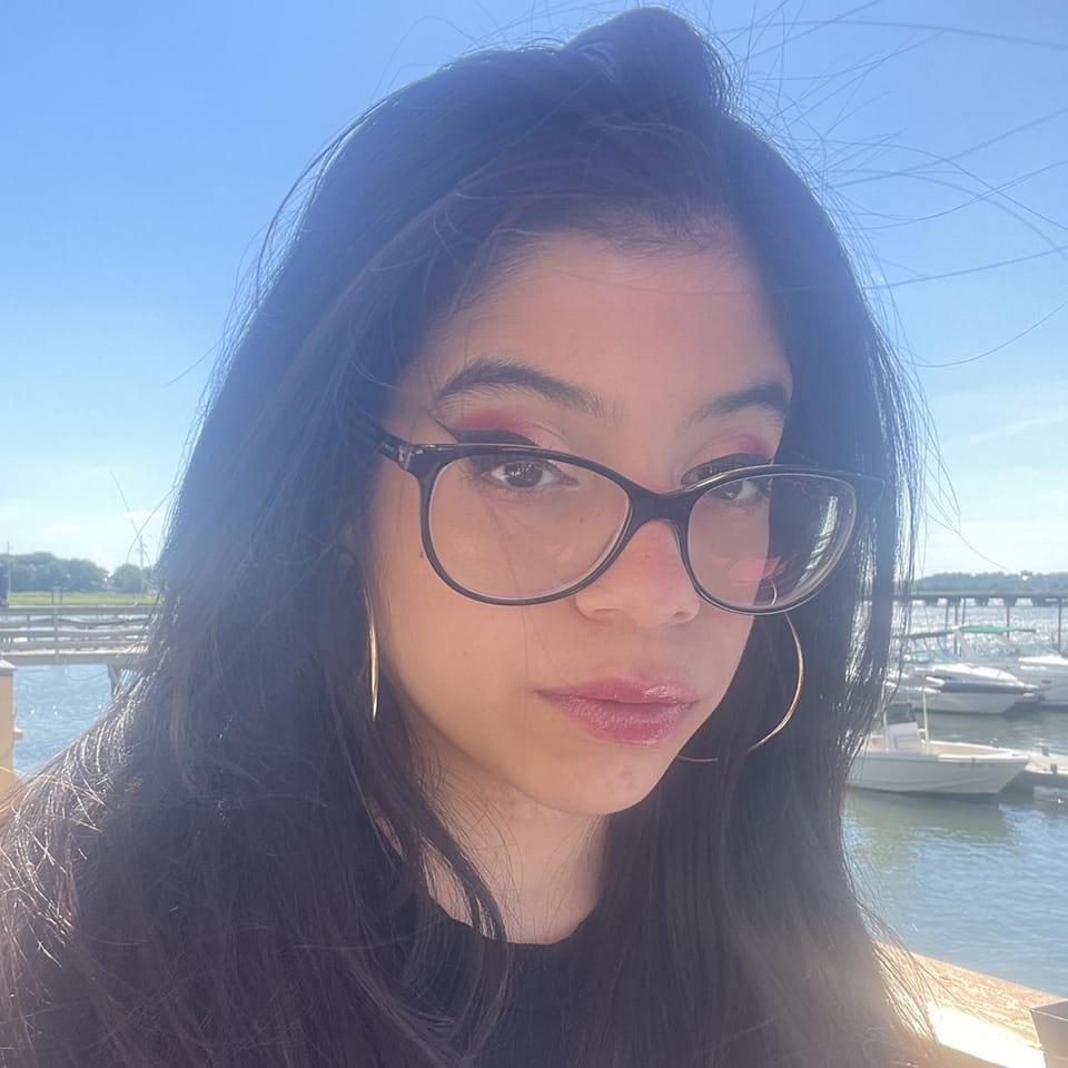 Book Services in Billerica, MA with Hannah G (HANNAH97505)