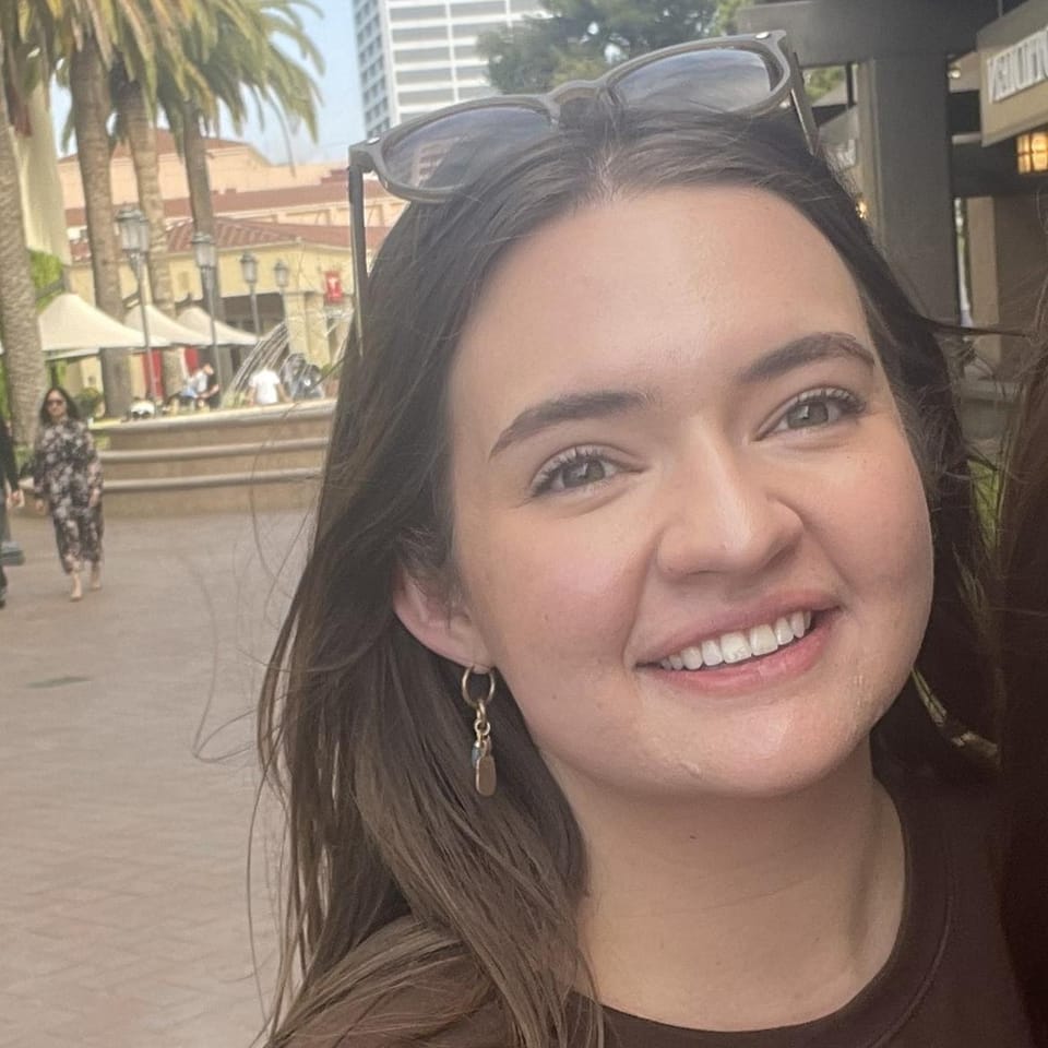 Book Services in Irvine, CA with Hailey M (HAILEY04745)