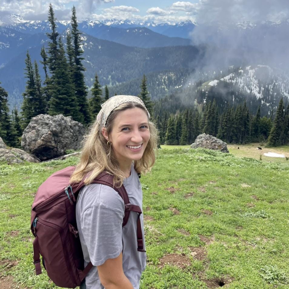 Book Services in Columbus, OH with Maggie F (MAGGIE78926)