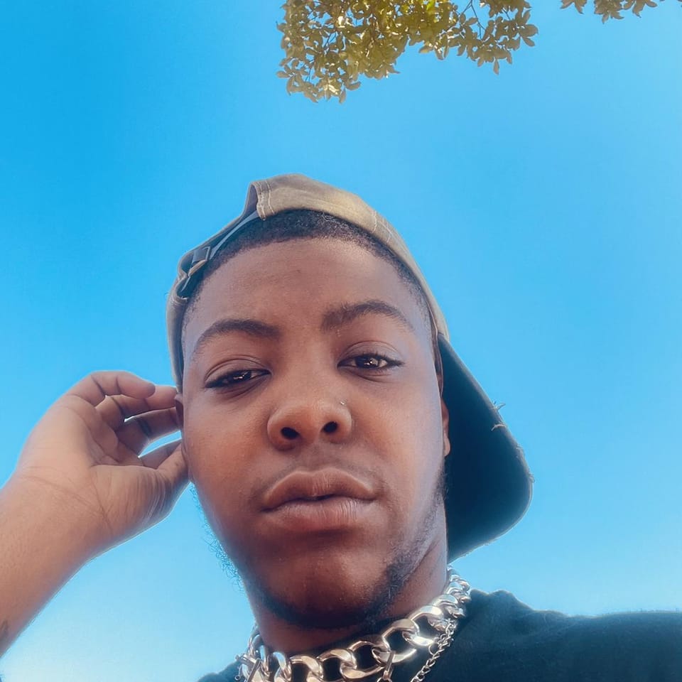 Book Services in Powder Springs, GA with Rashaun A (RASHAUN57646)