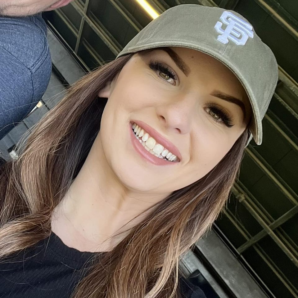 Book Services in Folsom, CA with Hillary M (HILLARY83139)