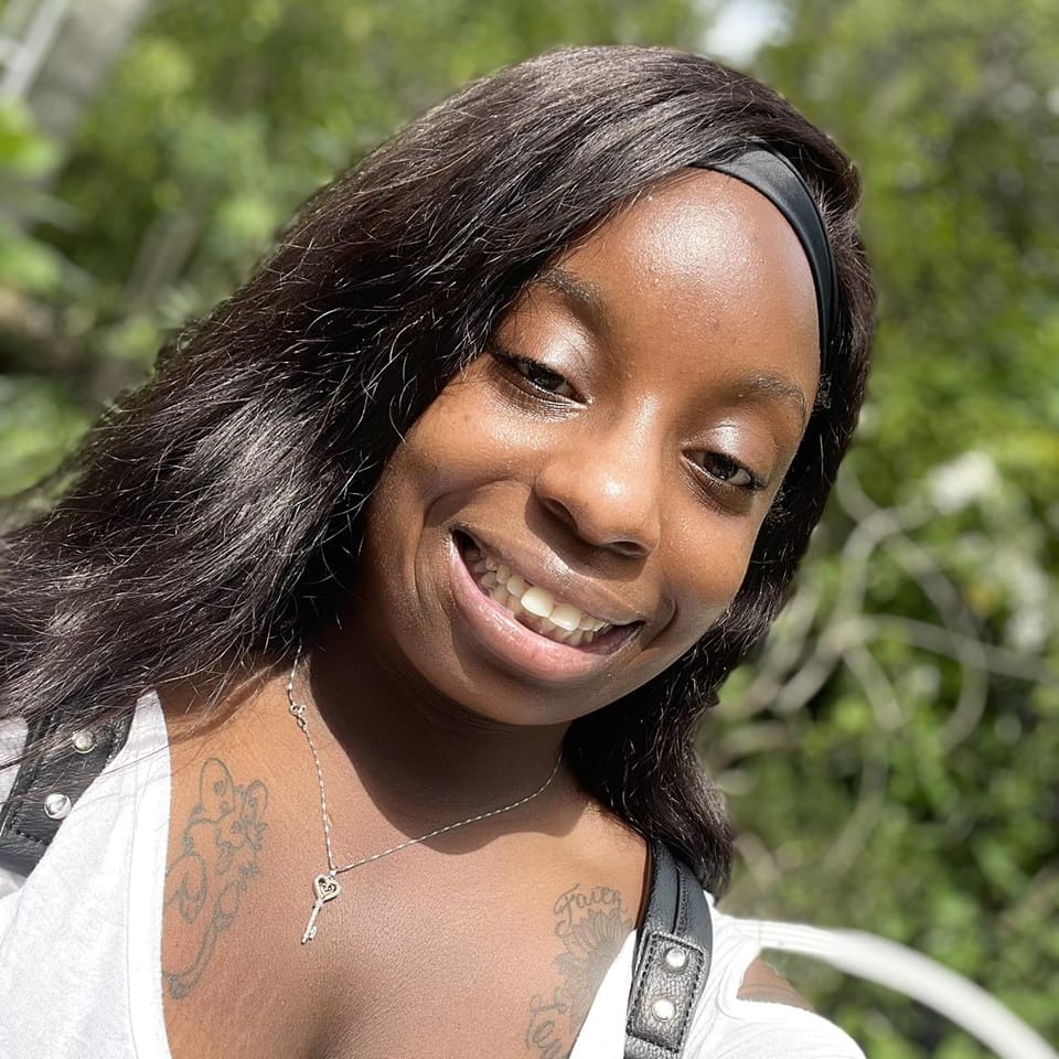 Book Services in Orlando, FL with Amari W (AMARI97752)