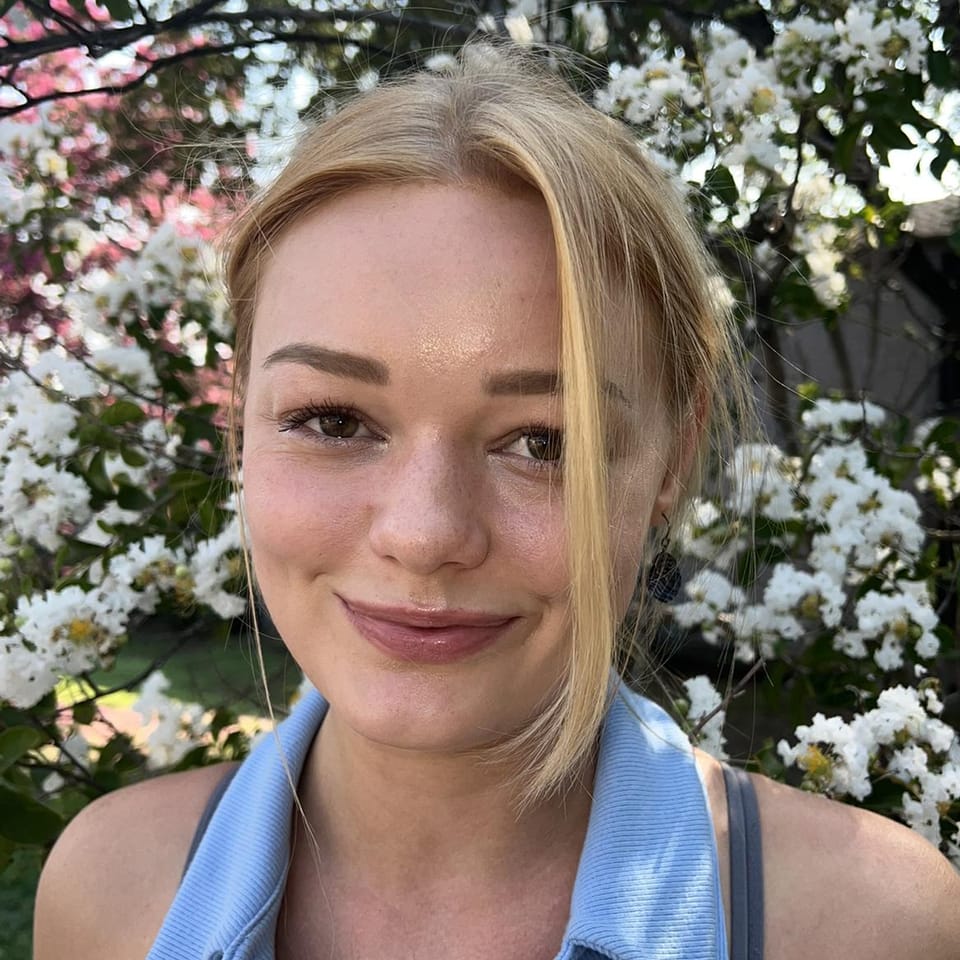 Book Services in Austin, TX with Mikaela W (MIKAELA08046)