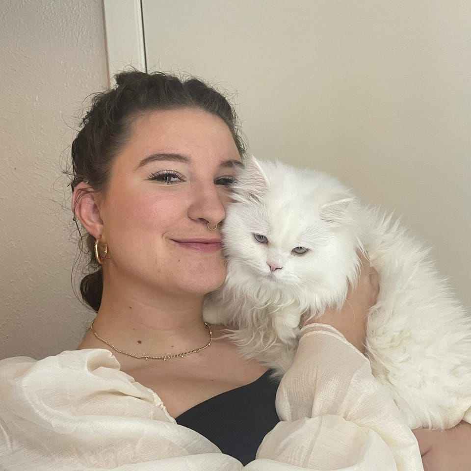 Book Services in Dallas, TX with Sara P (SARA39150)