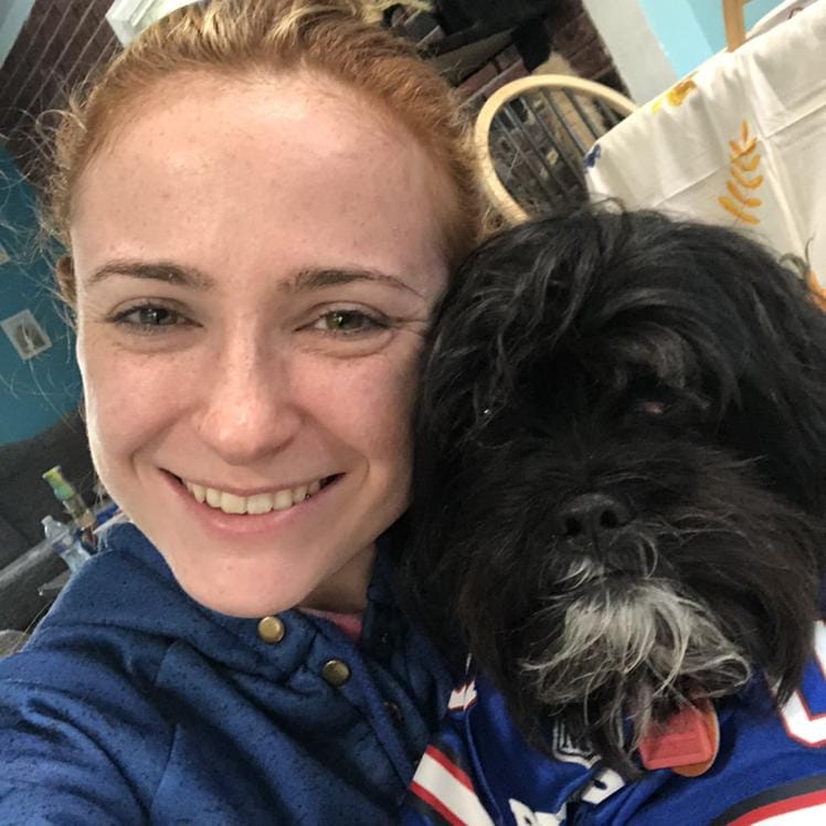 Book Services in Hampton, VA with Kelsey B (KELSEY32045)