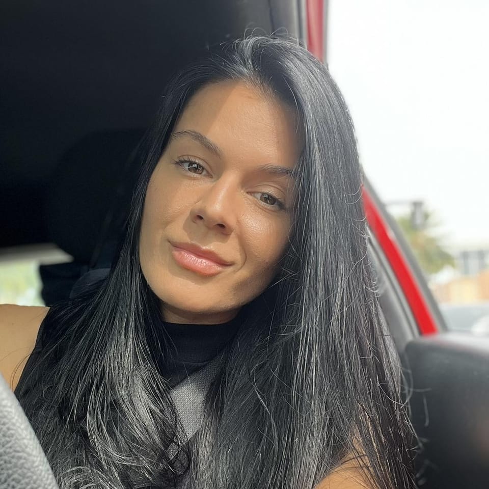 Book Services in Genoa Township, MI with Olha P (OLHA27908)