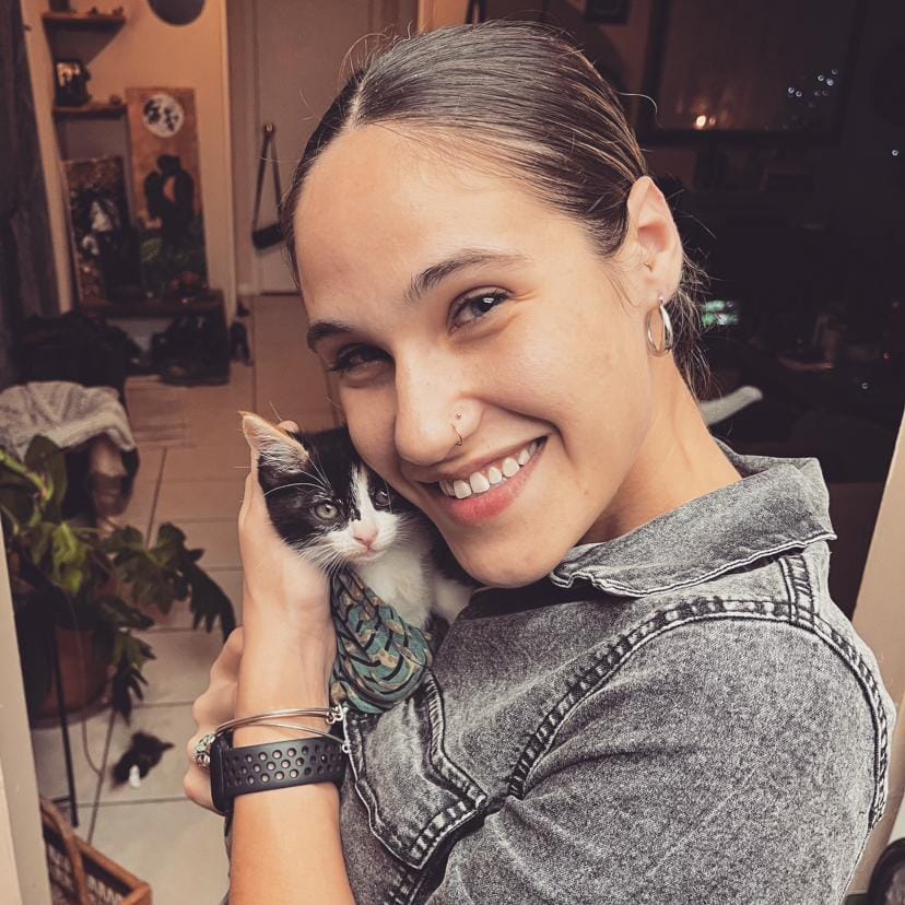 Book Services in Cape Coral, FL with Emilee S (EMILEE70088)