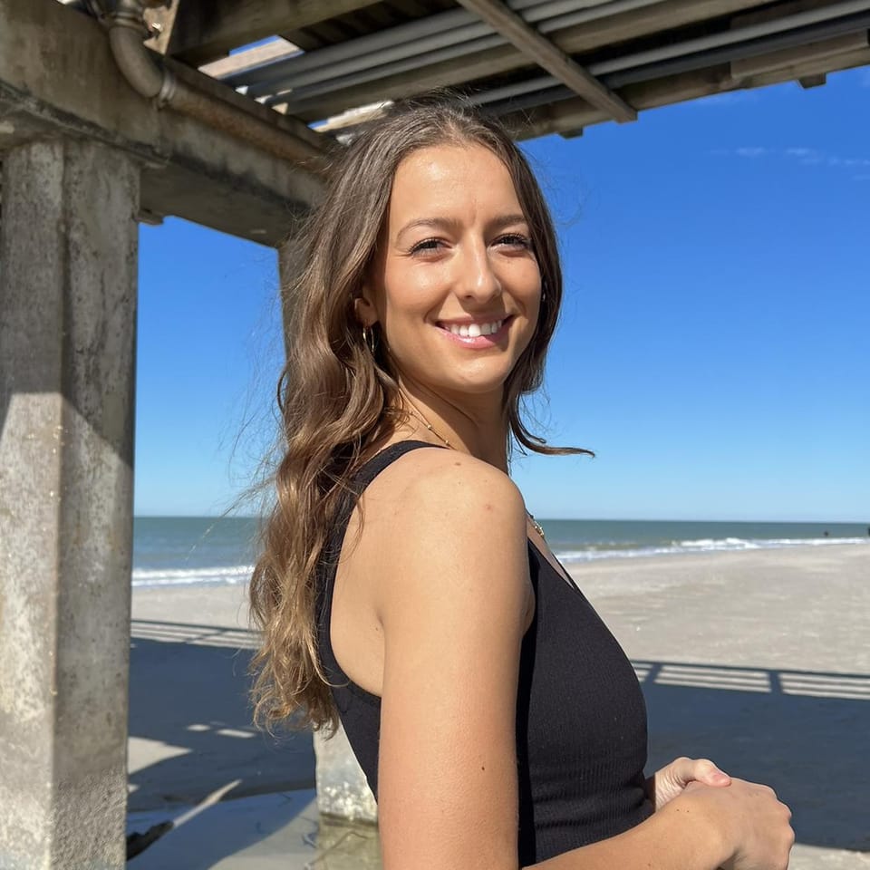 Book Services in Naples, FL with Madison M (MADISON44128)