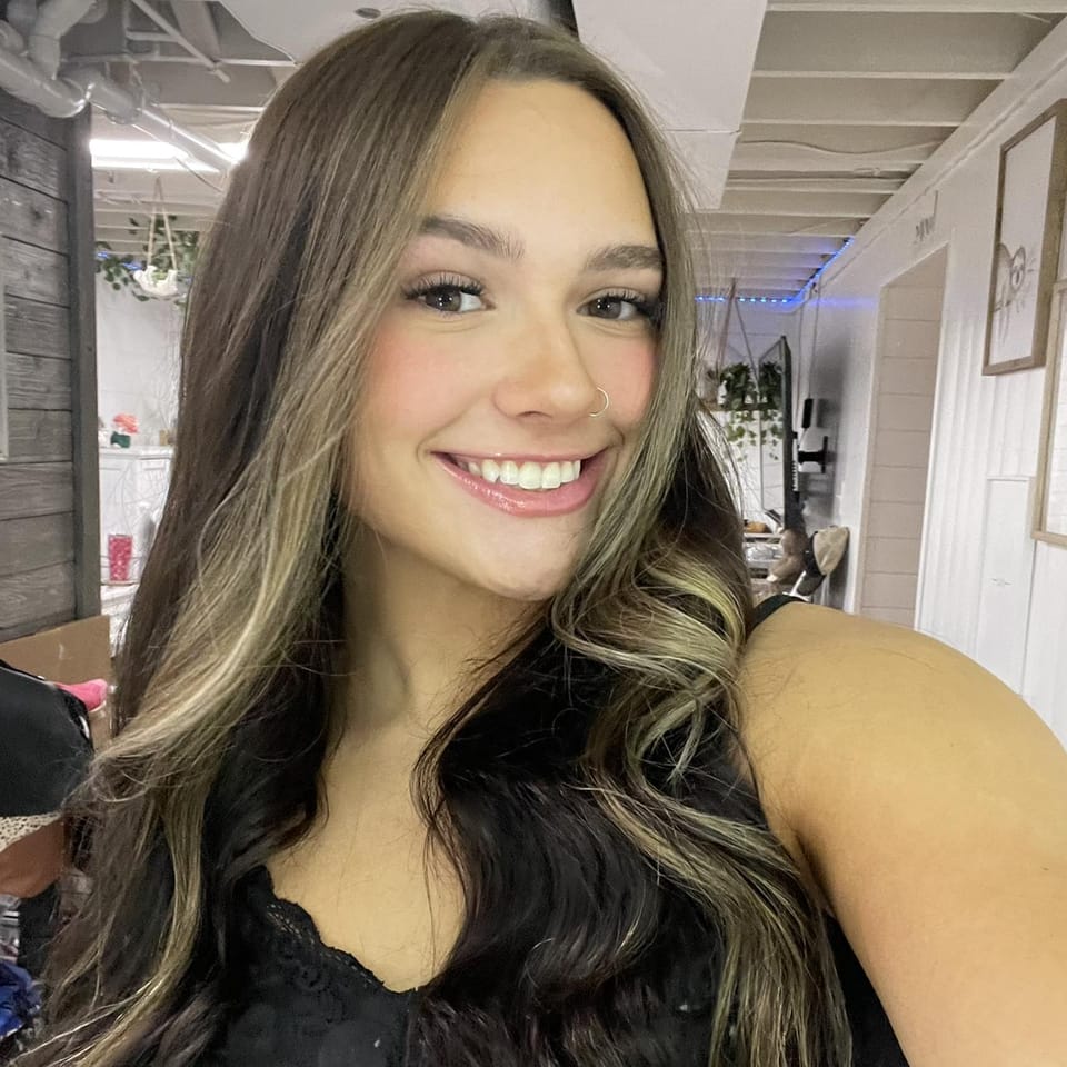Book Services in Groveport, OH with alexandria R (ALEXANDRIA39618)