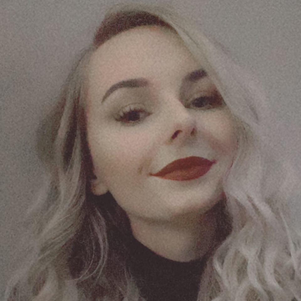 Book Services in Blandon, PA with Alyssa B (ALYSSA71779)