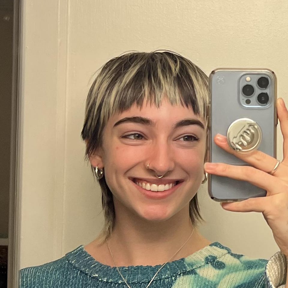 Book Services in Portland, OR with Lenora K (LENORA18809)